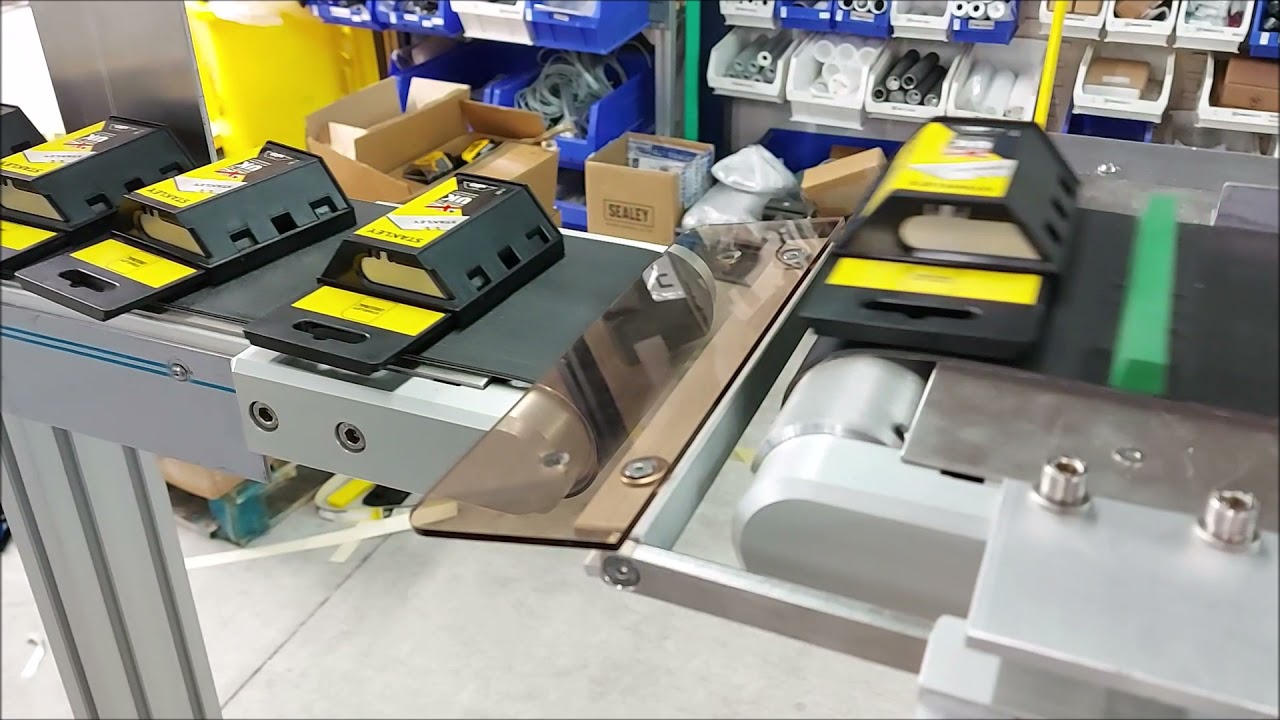 Flighted Belt Multi-Panel Labelling System - ALTech UK
